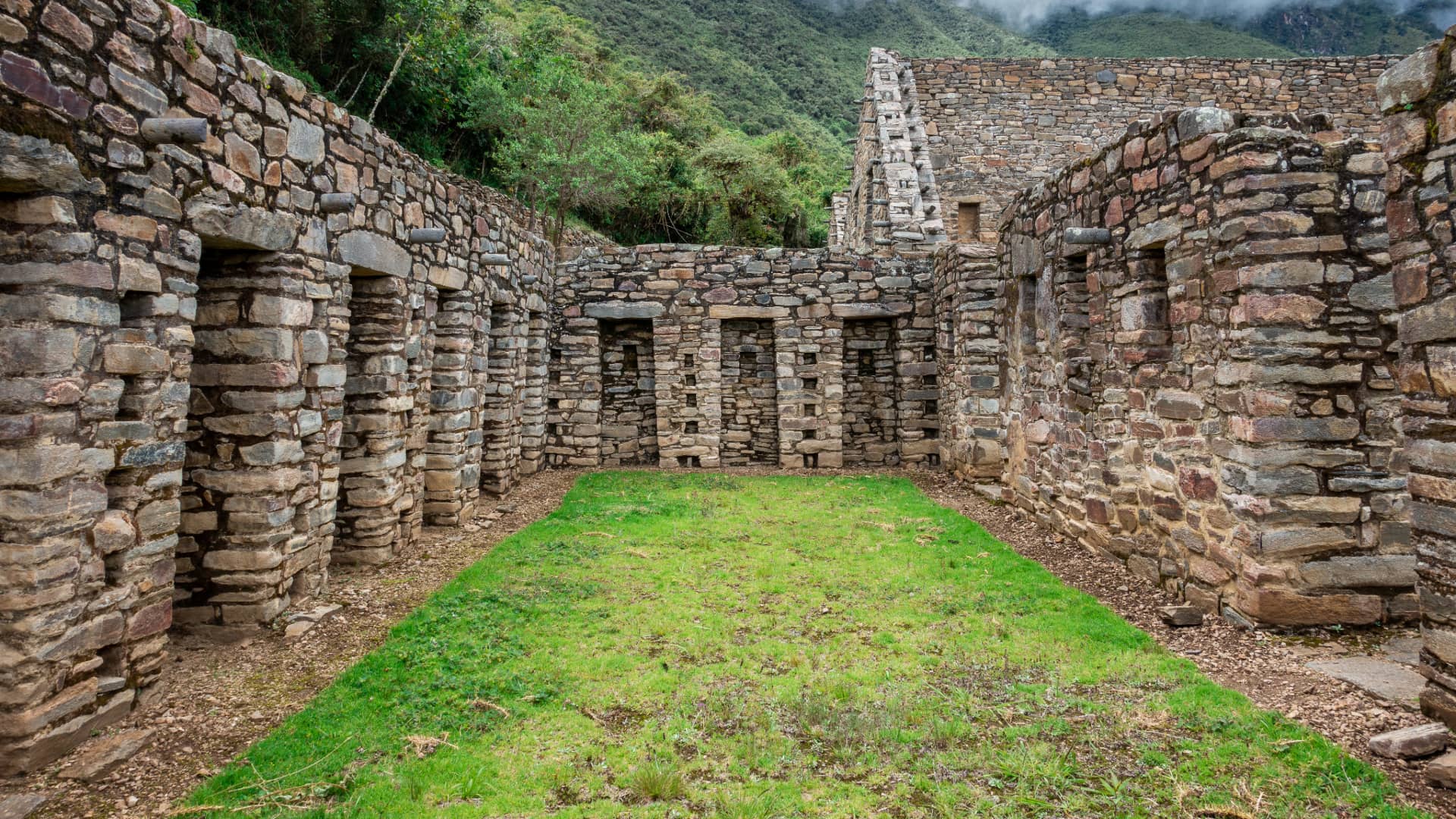 Chachabamba: Inca Ruins & Gateway to Machu Picchu Trail